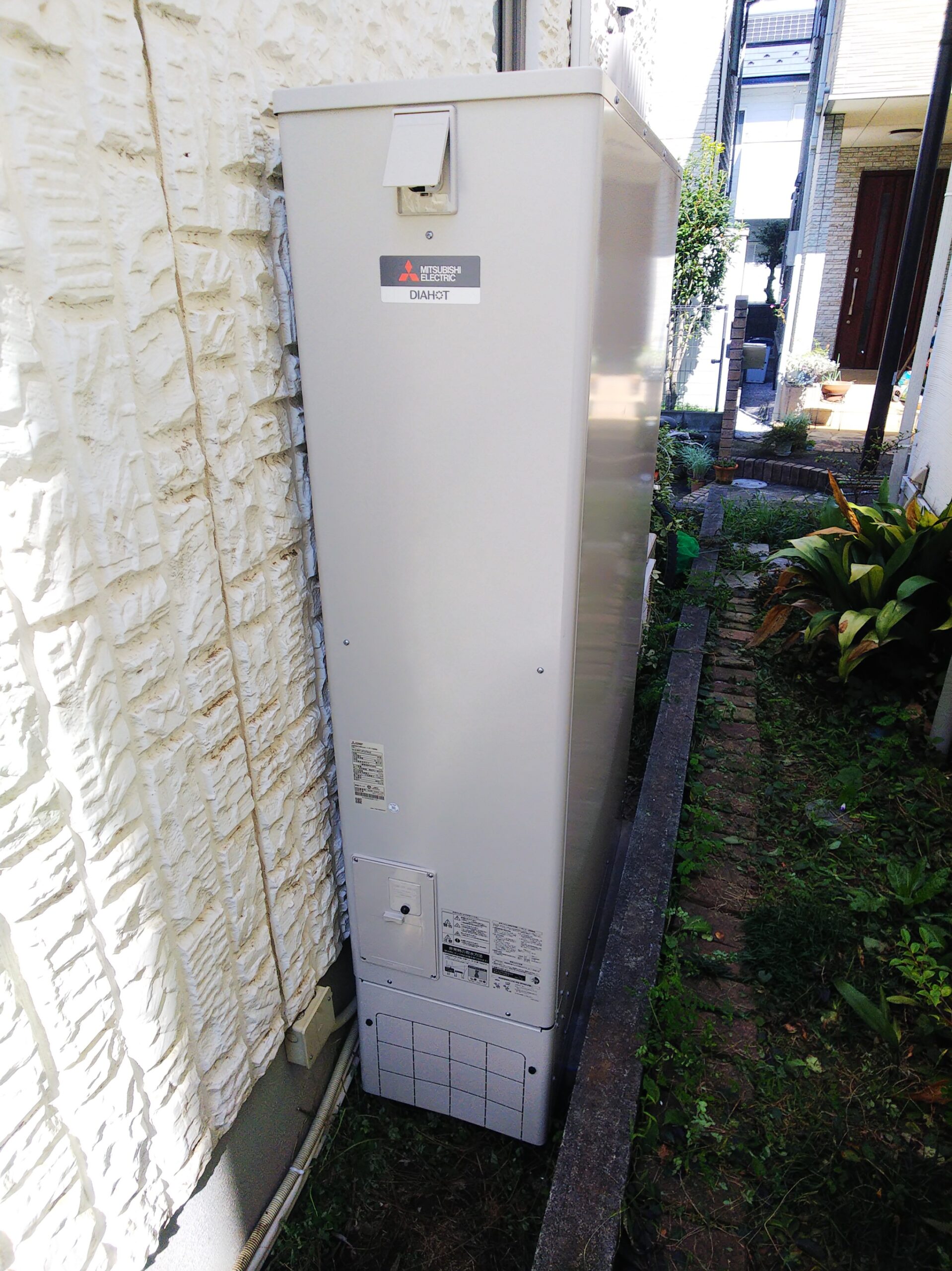 さいたま市見沼区にて三菱エコキュートSRT-S375UZの交換工事☆ - 彩美建設株式会社