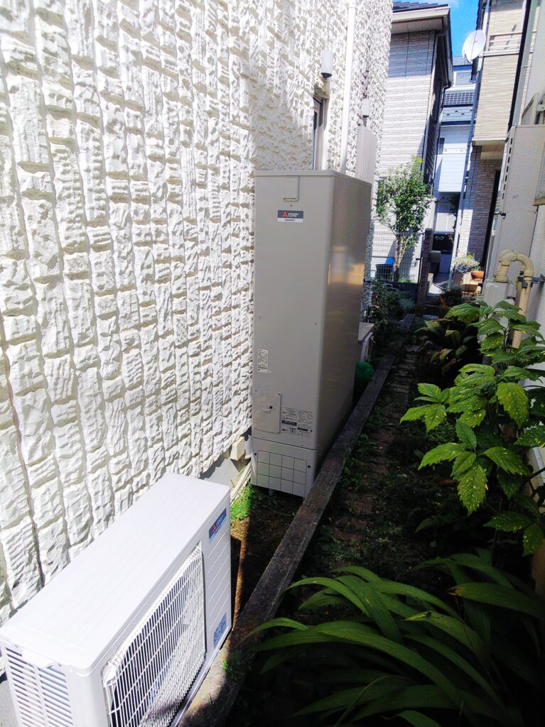 さいたま市見沼区にて三菱エコキュートSRT-S375UZの交換工事☆ - 彩美建設株式会社