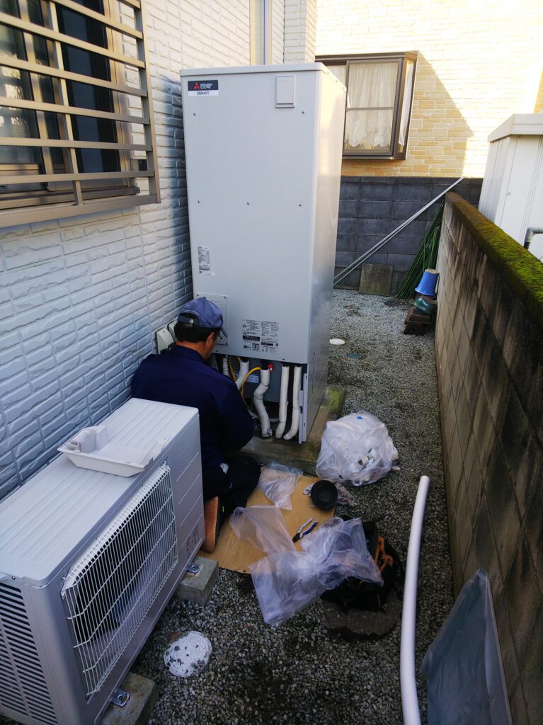 群馬県館林市にて三菱エコキュートSRT-W375の交換工事☆ - 彩美建設株式会社