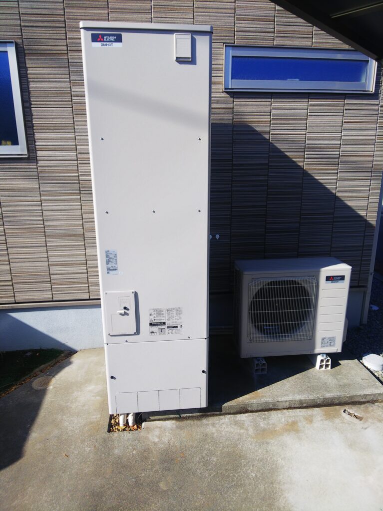 山梨県甲斐市にて三菱エコキュートSRT-S465Uの交換工事♪ - 彩美建設株式会社